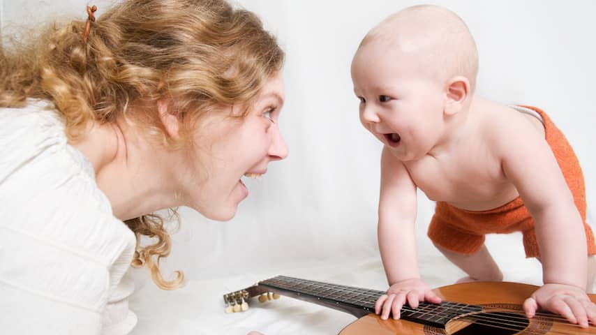 Zingen voor baby's is essentieel om taal te leren | Wetenschap | NU.nl