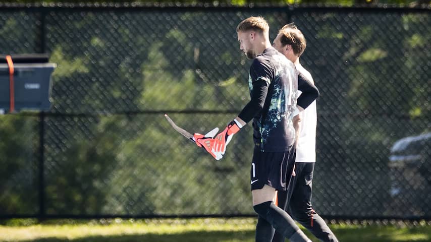 Oranjekeeper Verbruggen valt zes dagen voor eerste WK-duel geblesseerd ...