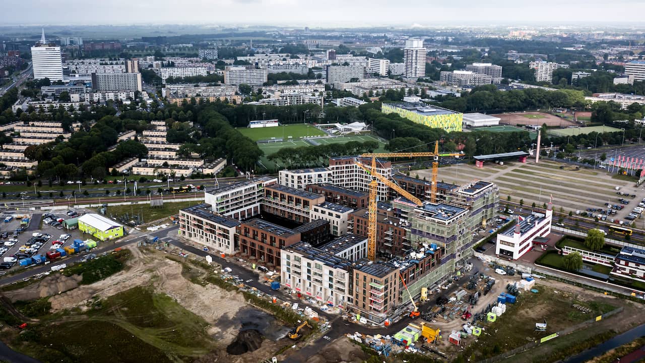Aantal woningbouwvergunningen valt tegen, bouwambities staan onder druk ...