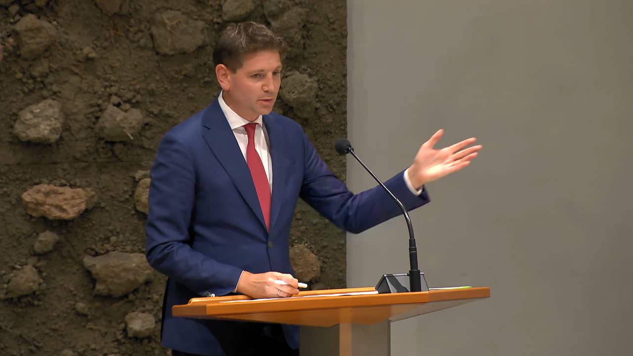 Kabinet spreekt tot ergernis oppositie niet van politiek geweld bij Haagse rellen | Politiek | NU.nl