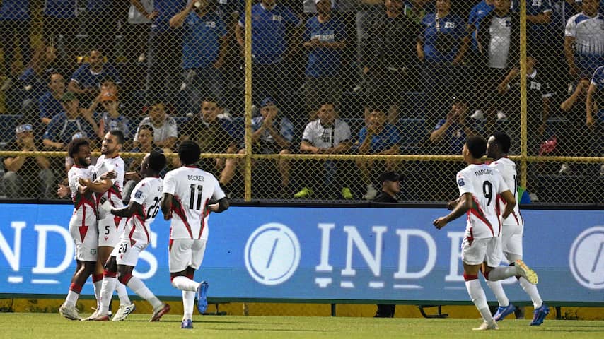 FIFA bestraft El Salvador wegens racistische spreekkoren bij duel met Suriname | Voetbal | NU.nl