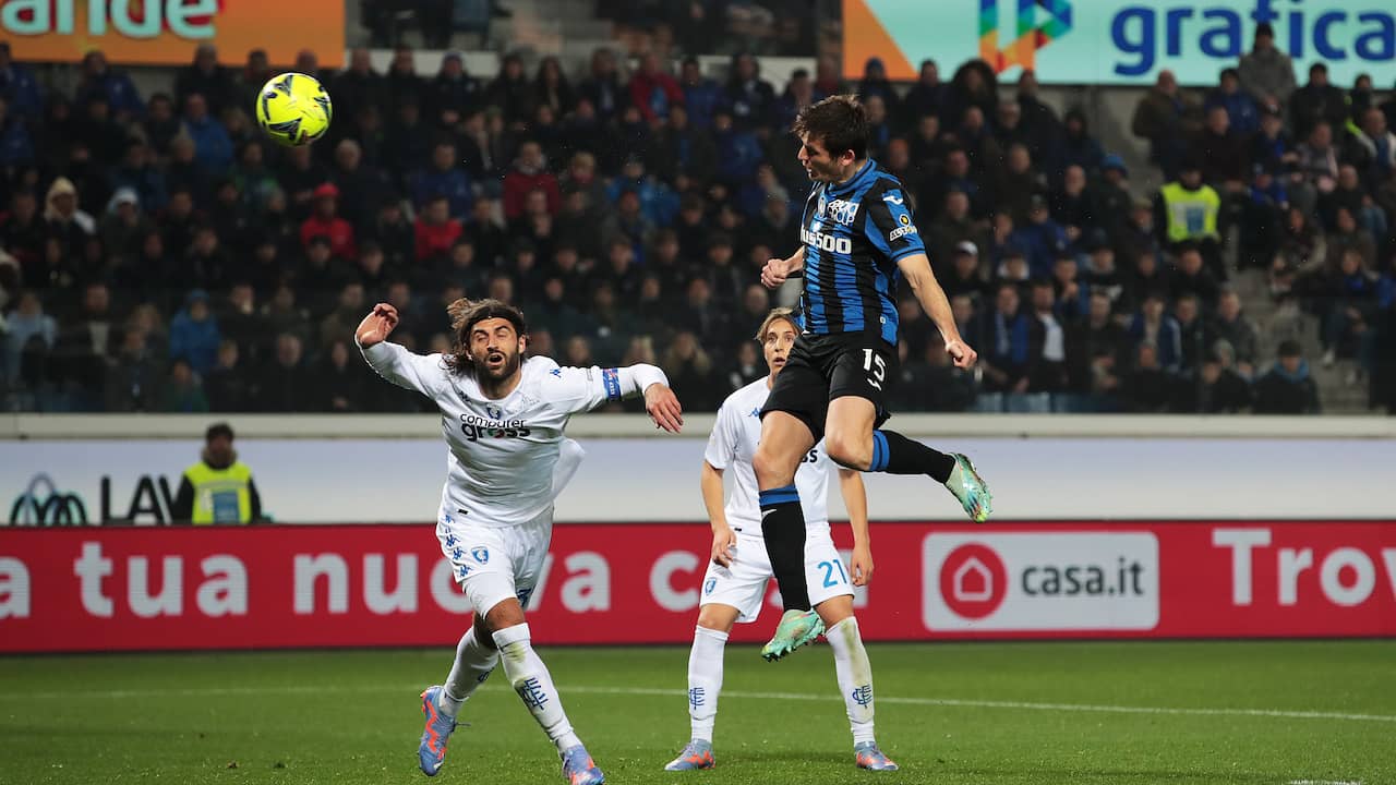 De Roon kopt op fraaie wijze raak voor Atalanta | NU.nl