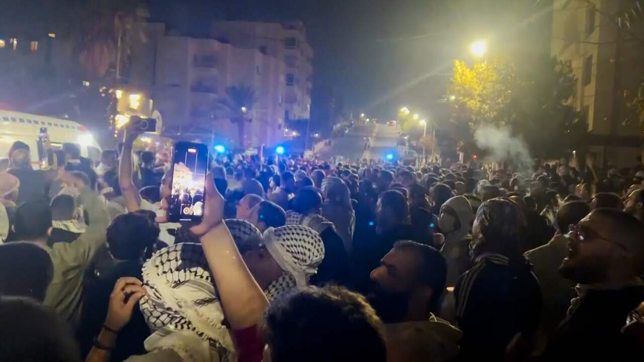 Duizenden Jordaniërs protesteren bij Israëlische ambassade | NU.nl