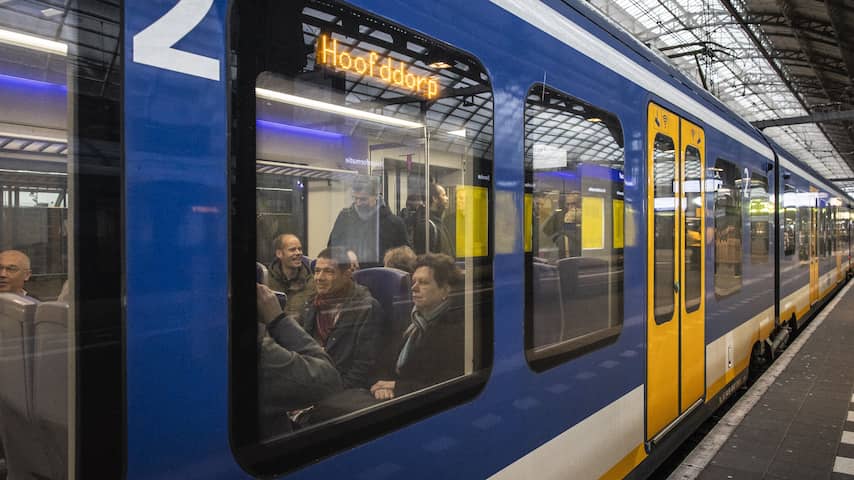 NS koopt voor ruim 400 miljoen euro tientallen nieuwe sprinters ...