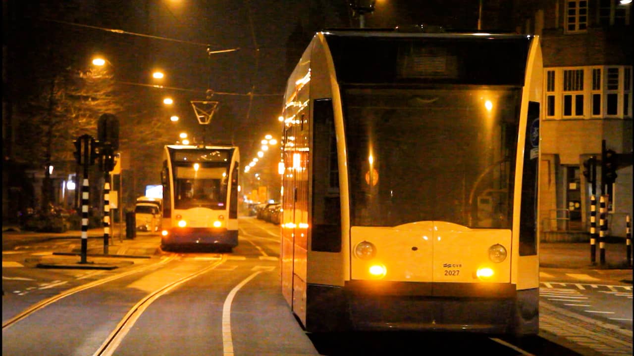 Meerdere trams in Amsterdam gestrand door storing | NU.nl