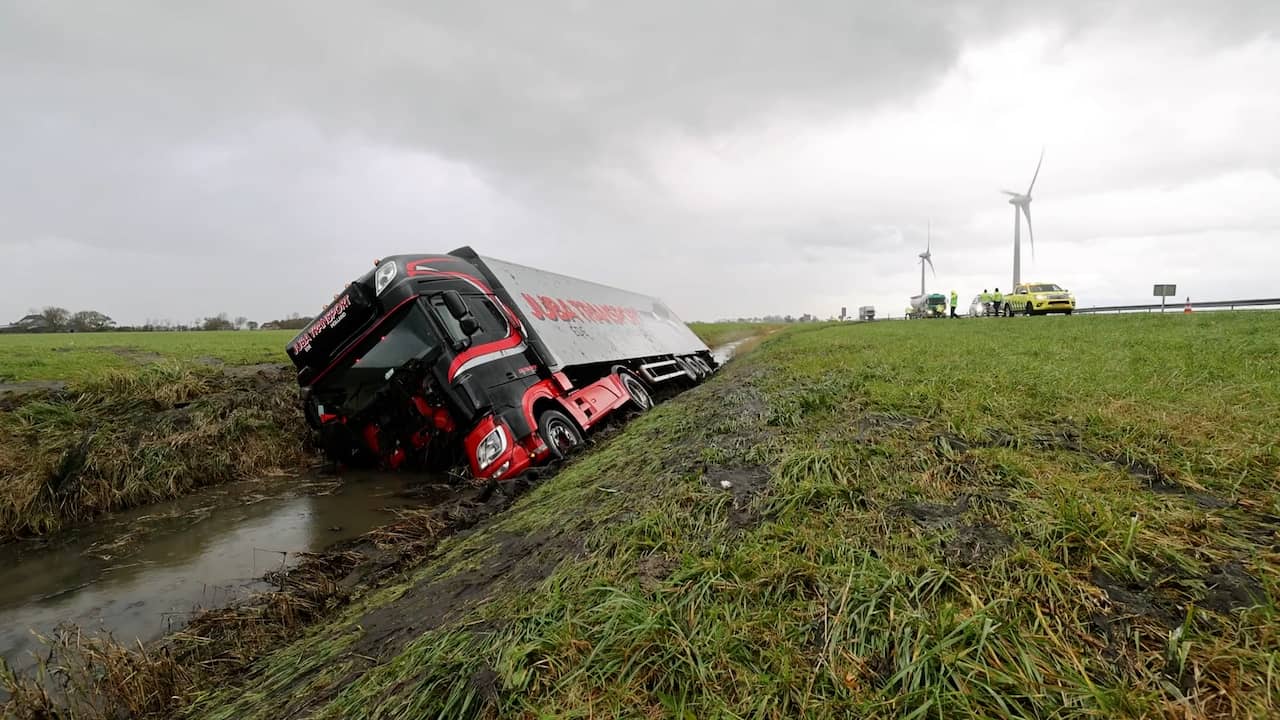 Lees hier terug wat storm Ciarán aanrichtte in Nederland - NU.nl