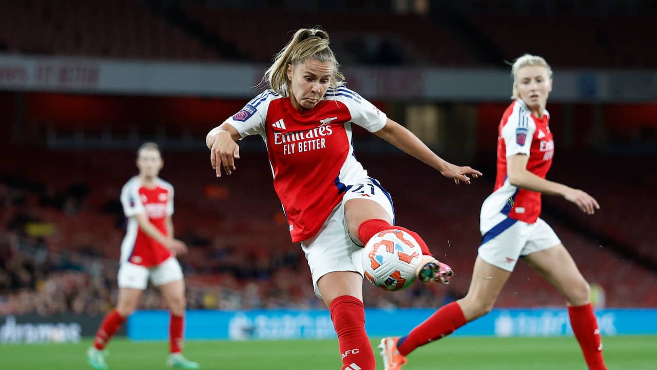 Victoria Pelova maakt eerste doelpunt sinds haar rentree bij zege ...