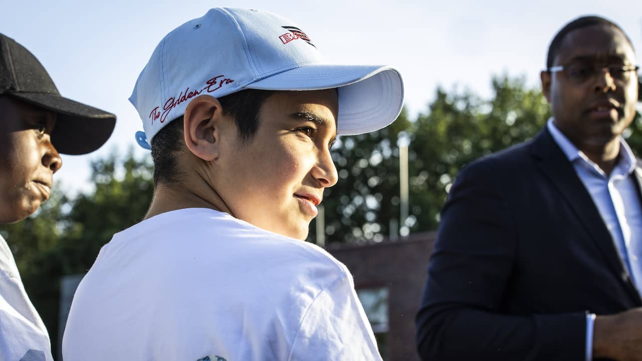 Amsterdammer Mikael (13) en zijn moeder toch niet uitgezet naar Armenië ...