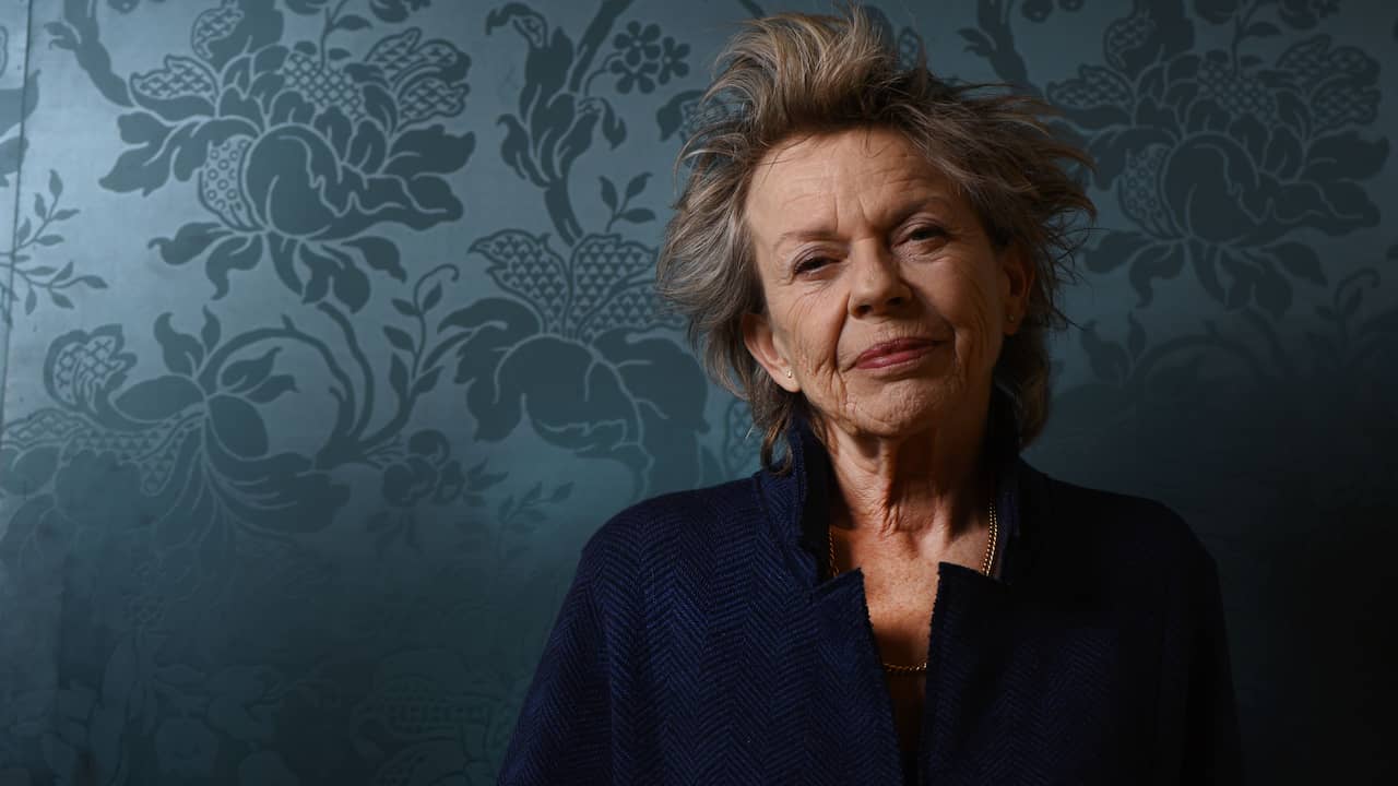 Auteur Connie Palmen krijgt hoge onderscheiding voor inzet voor de ...
