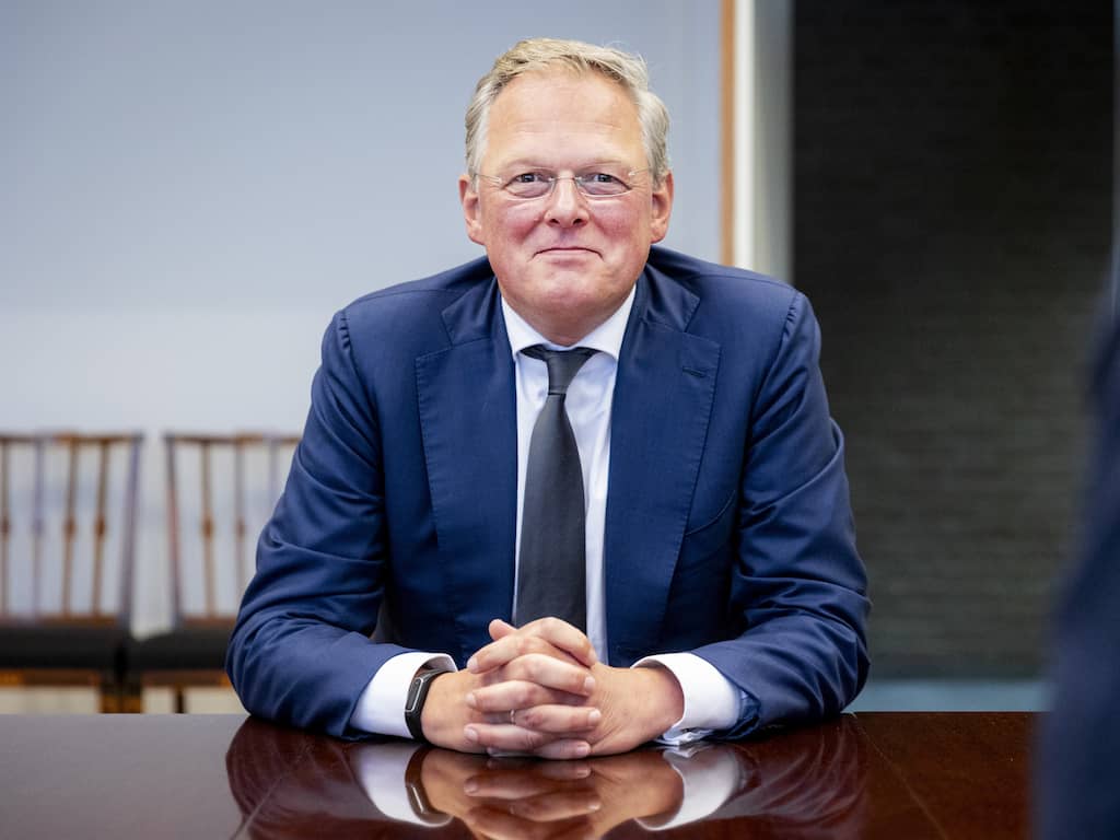 Live formatie | Kabinet wil regeerprogramma begin september af hebben ...