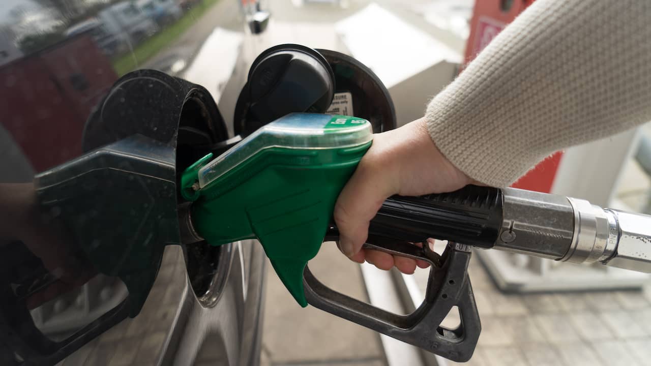 Benzineprijs blijft stijgen en bereikt hoogste punt sinds 22 november ...