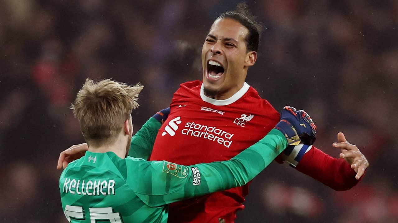 Van Dijk kopt Liverpool in verlenging naar League Cup-winst | NU.nl