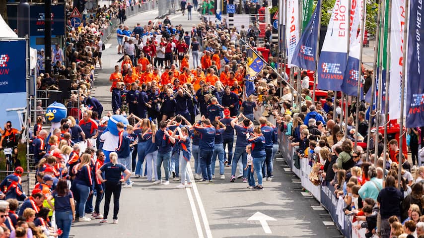 Deze mensen lopen de Roparun: van Parijs naar Rotterdam in drie dagen ...